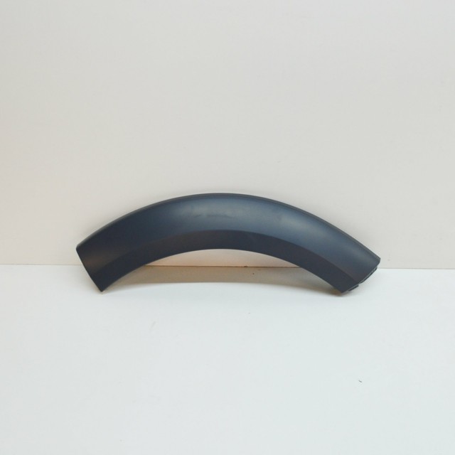Genuine Land Rover Discovery 3 & 4 Right Rear Wheel Arch Moulding ...