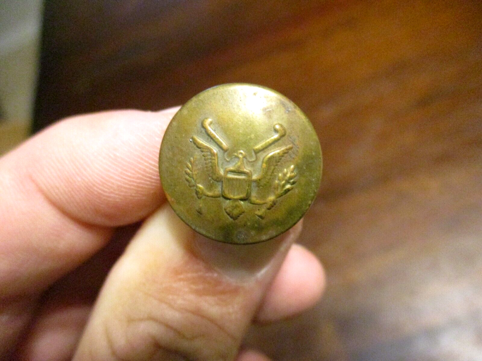 antique unknown extremely rare Civil War or Indian War military button ...