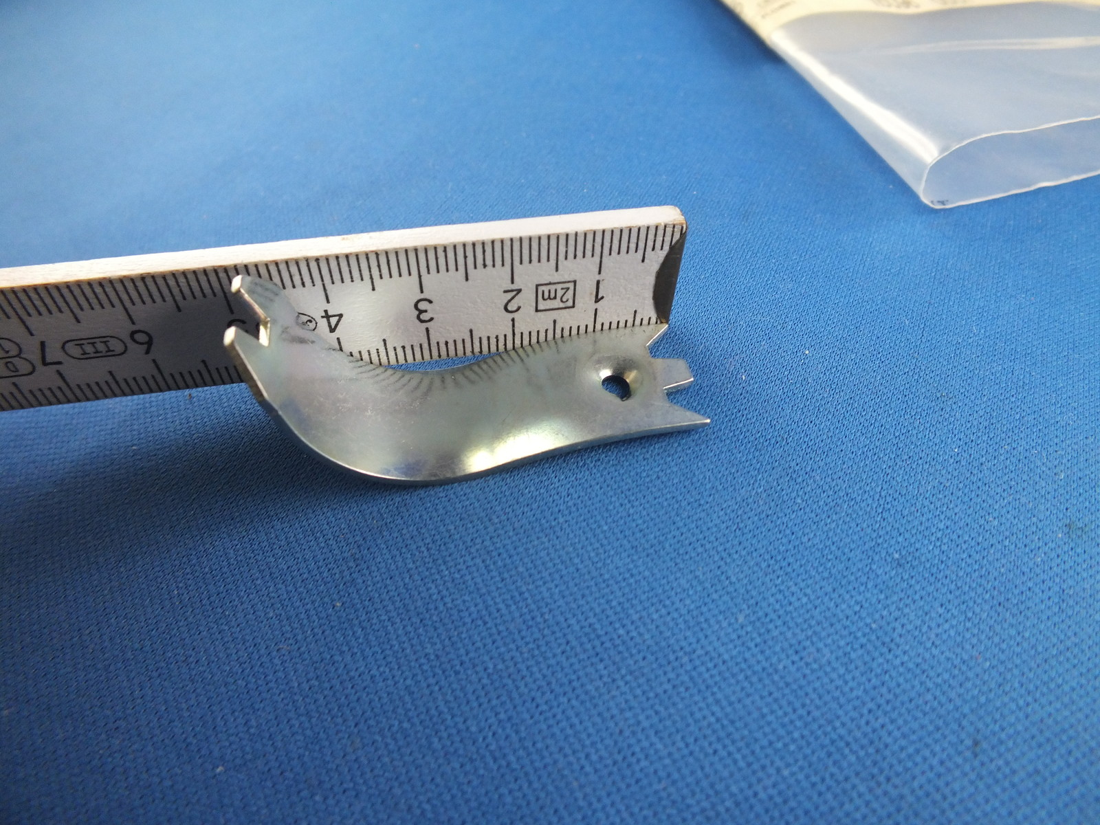 Mercedes Halterung Blechfeder f. Kühlergrill Haltefeder W108 W109 W110 ...