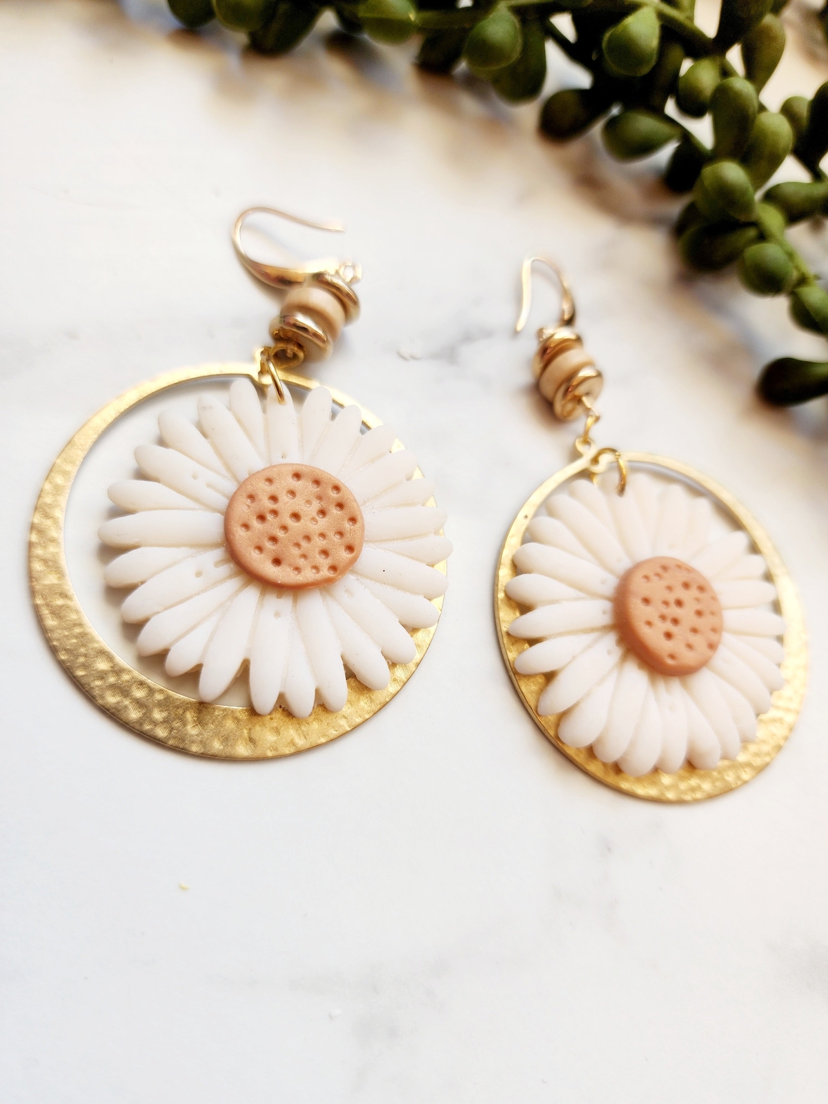 Bianco - A beautiful white daisy hoop dangle | eBay