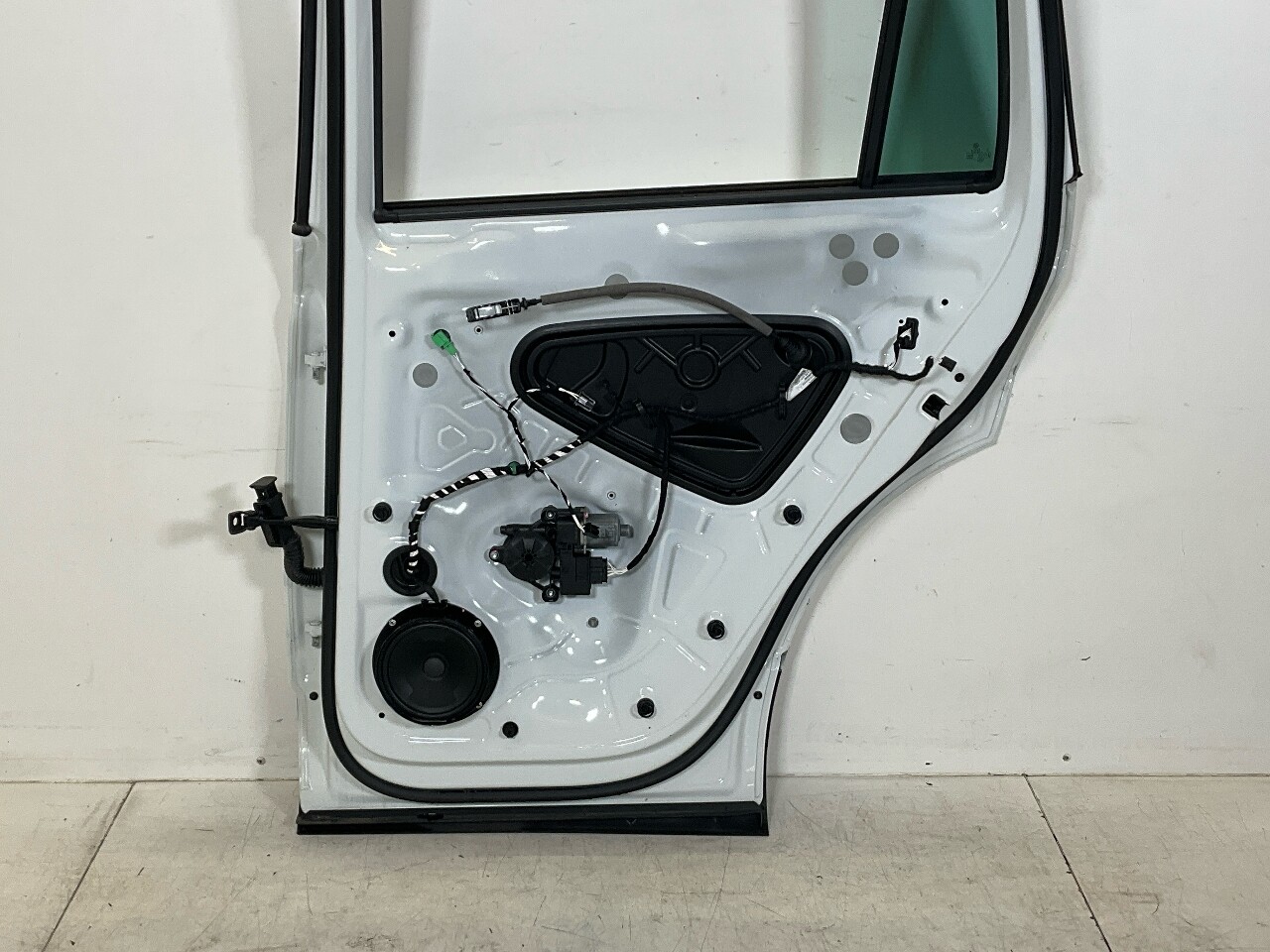 Weiß LC9A Tür rechts hinten VW Tiguan II (AD) 2.0 TDI 110 kW 150 PS (01 ...