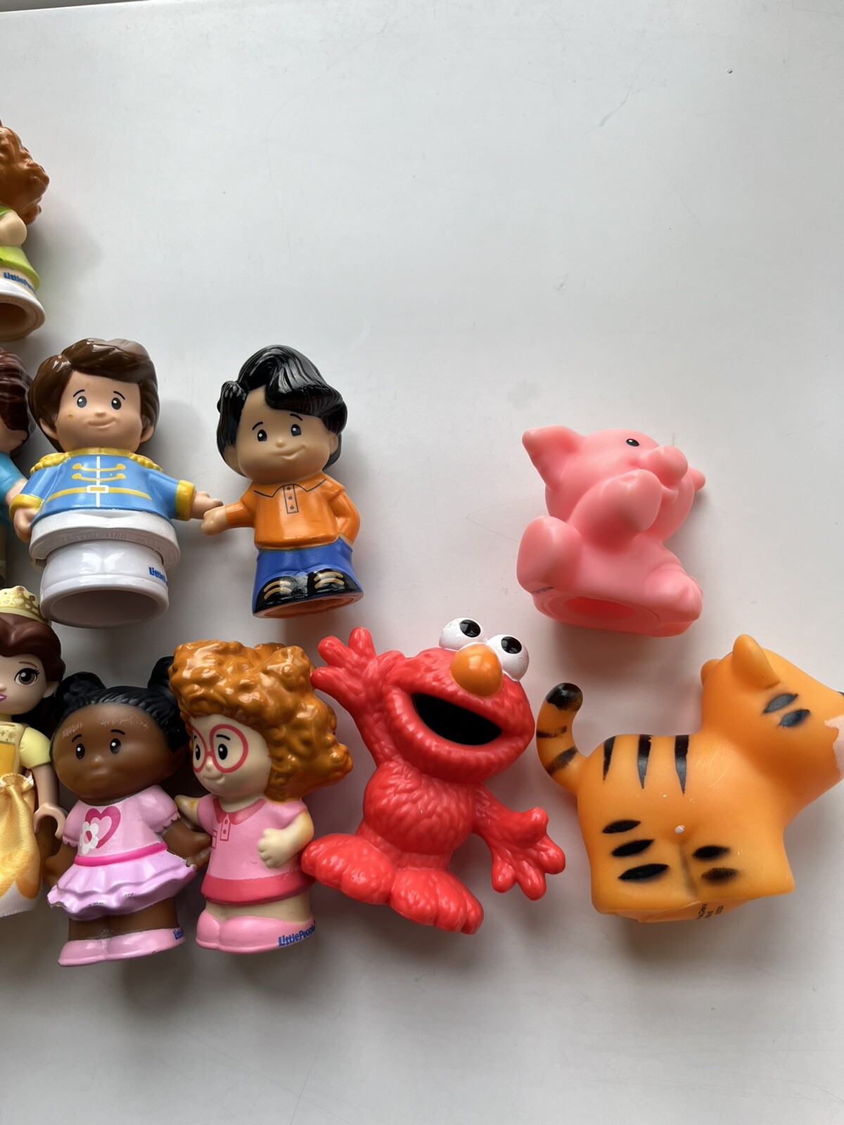 14 Random Fisher Price Little People Figures, Animals and an Elmo | eBay