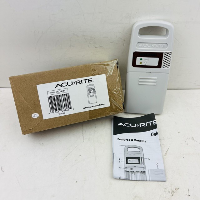 AcuRite 06045M Lightning Detector Sensor With Temperature and Humidity ...