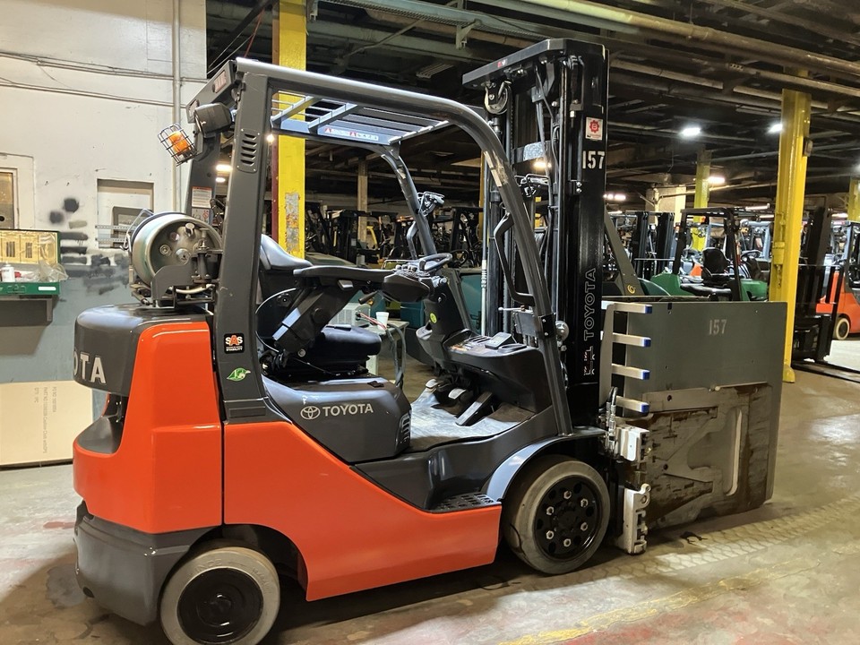 2020 Toyota 5000 LB Forklift with Cascade Side Shifting 48x48 Carton ...