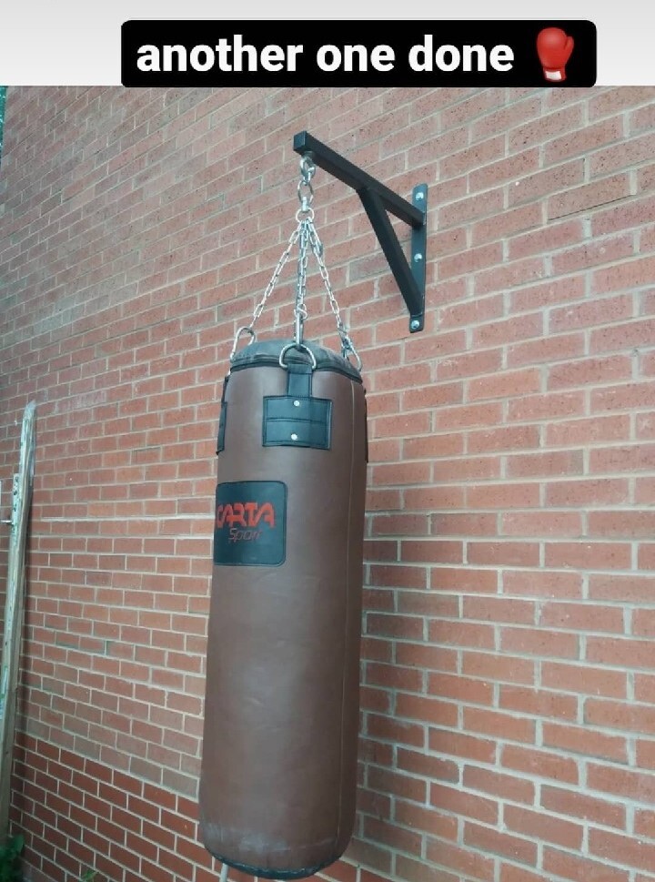 Punching bag bracket..Boxing bag .. bracket. Complete set . chain and ...