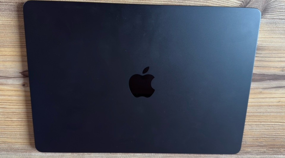 MacBook Air 13-Inch M2 8-Core CPU 8-Core GPU 8GB Ram 256GB SSD Midnight ...