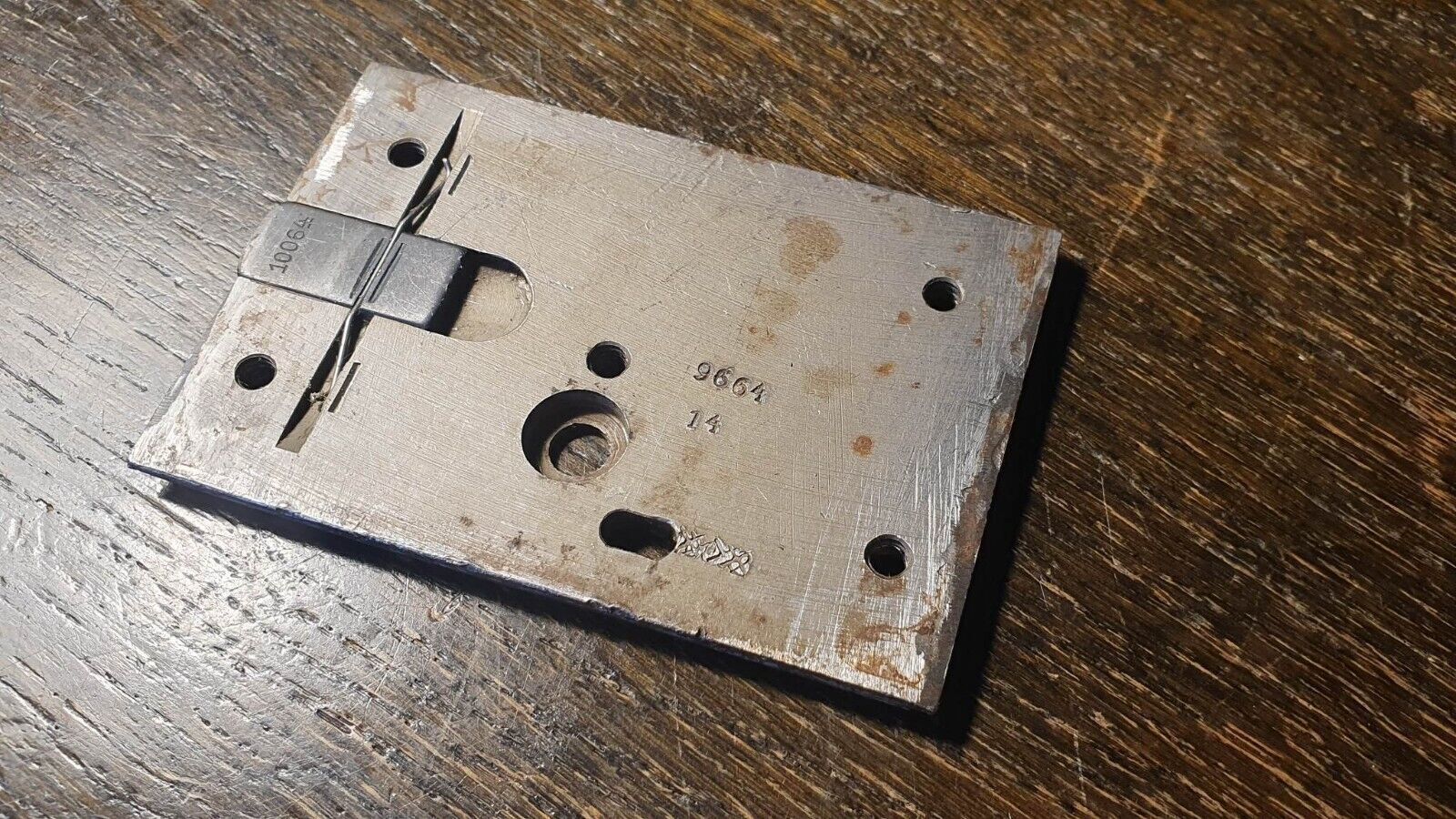 Original Pfaff 546, 142 #91-000 278-15 front sliding cover with latch ...