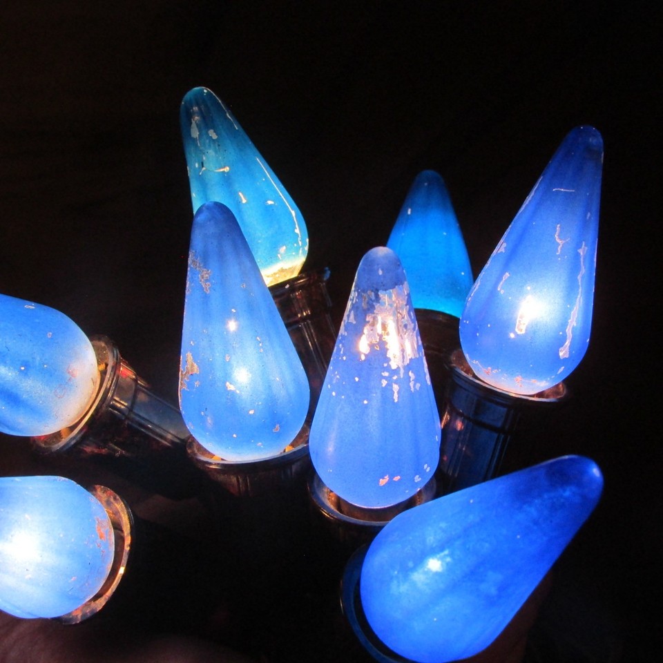 8 VTG C6 GE Christmas Light Blue Bulbs Work Cloth Strand REd Wood Berry ...