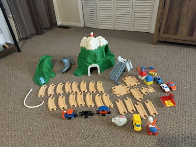 Vintage FISHER PRICE FLIP TRACK LOT Mountain Airport Rail & Road Train ...