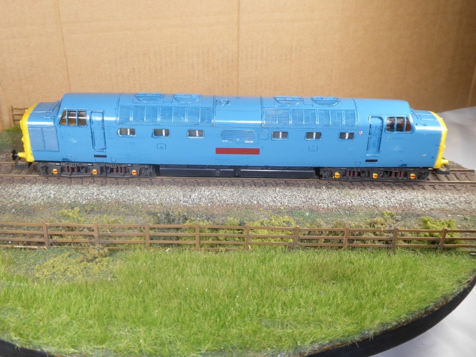 Lima 00 Gauge BR Class 55 Diesel Deltic Locomotive no number BR Blue ...
