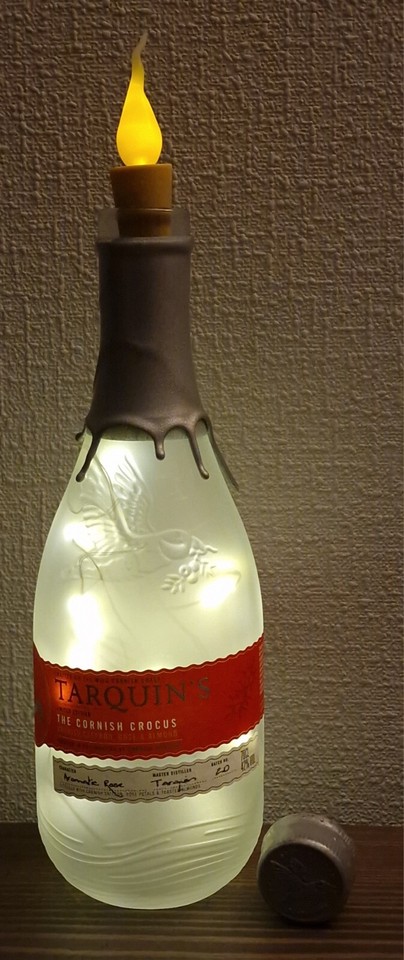 TARQUIN'S Cornish Crocus Gin bottle with LED lights & flickering candle ...