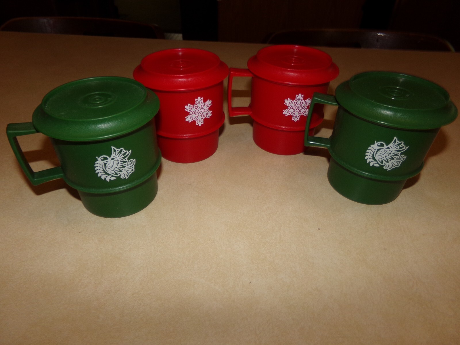 Vintage Tupperware Coffee Cups/Mugs with Lids Set of 4 | eBay