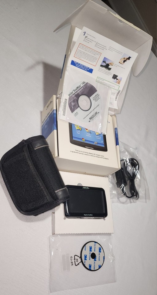Vintage 2008 Magellan's RoadMate 1400 portable navigator with case in ...