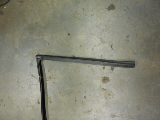 BMW X5 Series E53 Front Left Window Guide Seal N/s 51327020577 7020577 ...