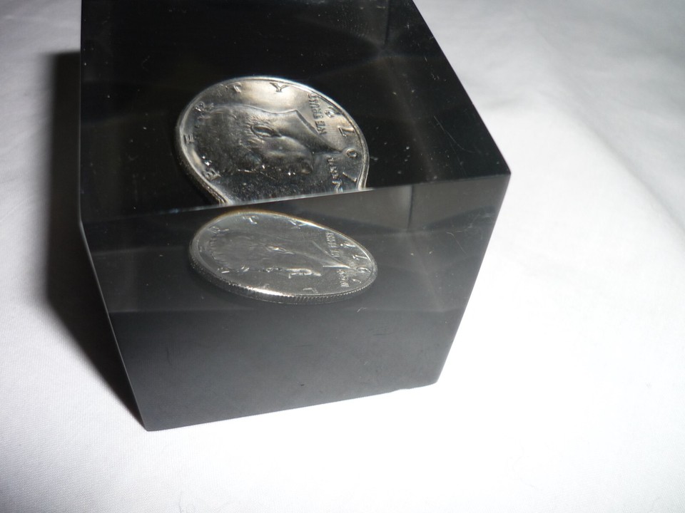 VINTAGE 1972 KENNEDY HALF DOLLAR LUCITE PAPERWEIGHT FLOATING COIN ...