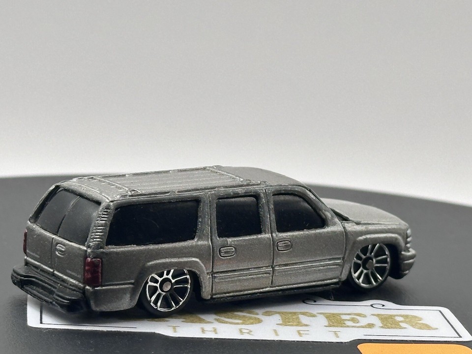 Slammed 2001 01 Chevrolet Suburban SUV in 1/64 Scale Limited Edition H9 ...