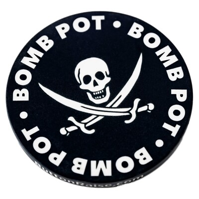 POKER BOMB POT BUTTON - Texas Hold 'Em Home Game Dealer Chip Skull ...