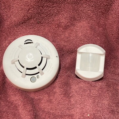 2GIG Wireless 2GIG-SMKT3-345 Smoke Detector & 2 GIG-PIR1-345 Motion ...