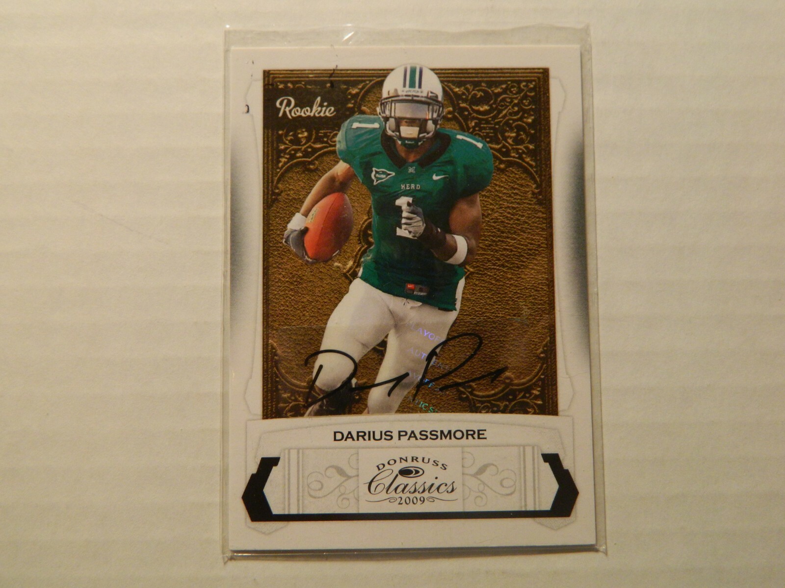 2009 Donruss Authentic Autographed Rookie Card of Darius Passmore ...