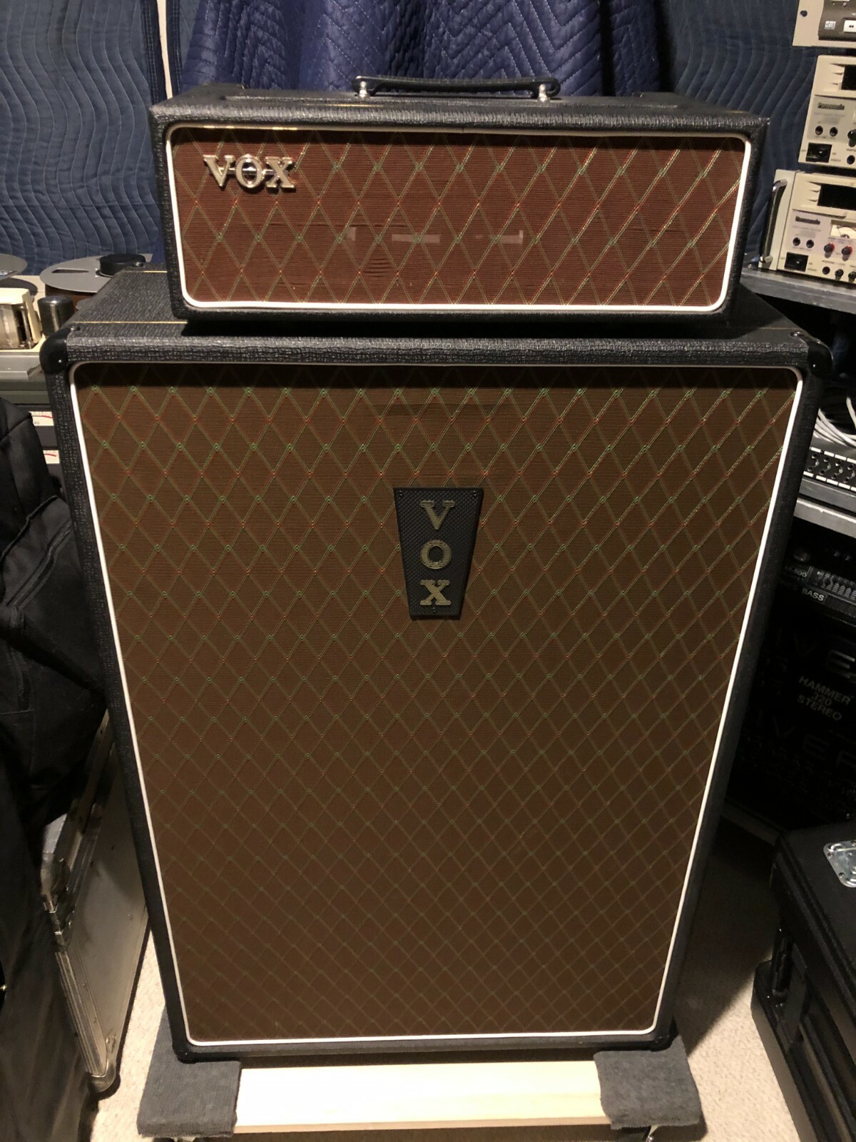 All-Vox man... thats Tony Hicks - Vox advertisement (1965) >> Vintage ...