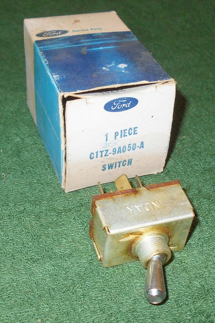 NOS 67-1972 Ford F100 F250 F350 Bronco Auxiliary Fuel Tank Switch for ...