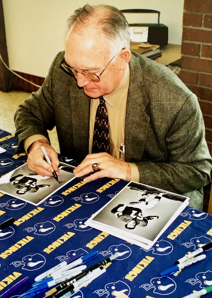 GRADY ALDERMAN Minnesota Vikings Signed Color 8x10 #6 W/COA | eBay