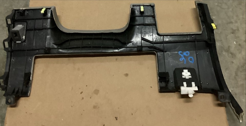 06 07 LEXUS GS300 GS350 GS430 DRIVER LEFT SIDE DASH KNEE KICK PANEL ...