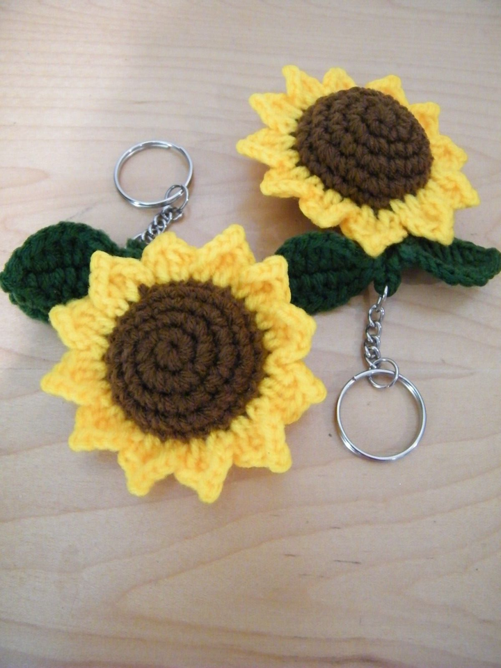 UNIQUE NEW HAND CRAFTED KNIT SUNFLOWER KEYS RINGS..GIFT ITEMS | eBay