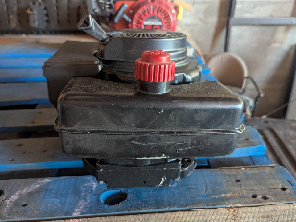 Tecumseh TVS90 Small Engine Motor – Has Compression, Unknown Running ...