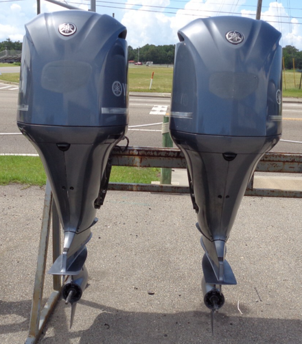 USED PAIR OF 2018 YAMAHA F300 300HP 4-STROKE 25" OUTBOARD BOAT MOTOR ...