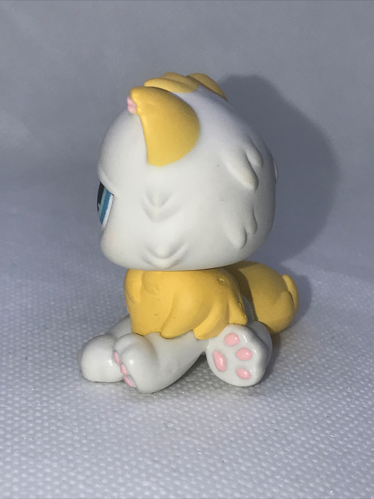 Littlest Pet Shop LPS #207 Persian Cat White Yellow Blue Dot Eyes Red ...
