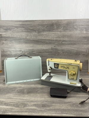 Vintage Singer Stylist Model 413 ZigZag Sewing Machine In Carry Case ...