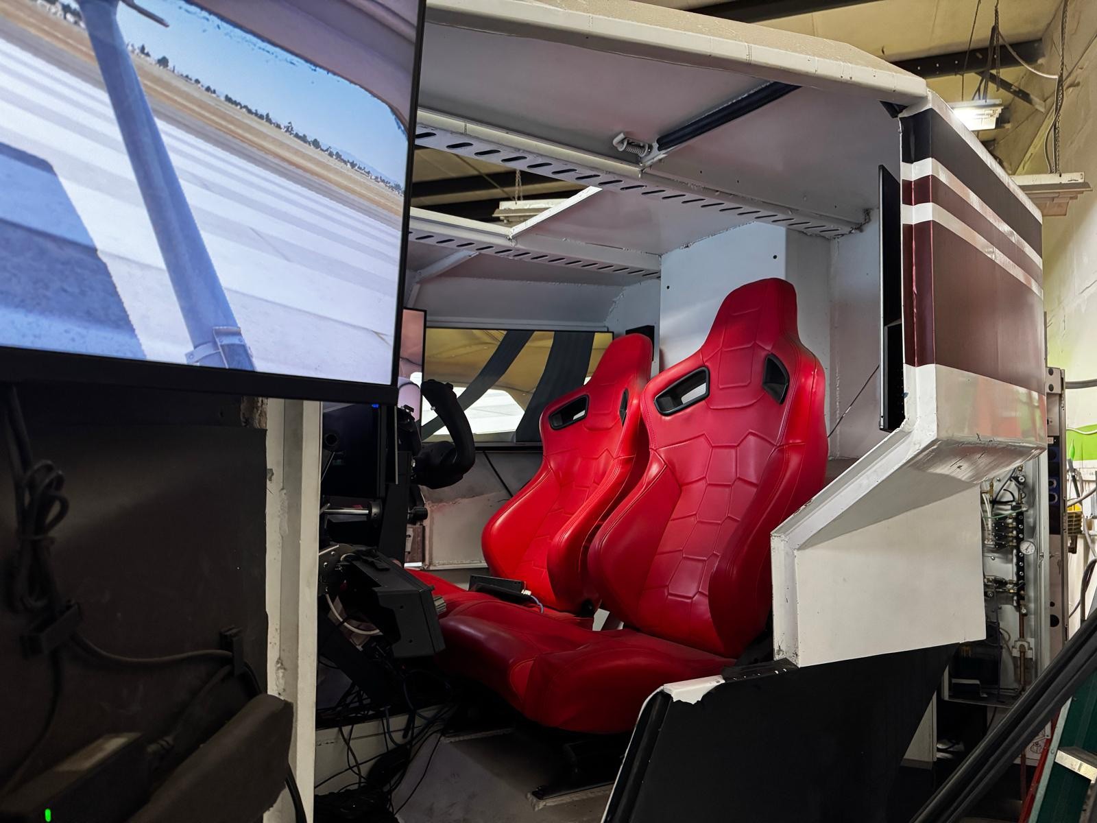 6DOF Cessna 172 Dual Cockpit Flight Simulator on Motion Platform X ...