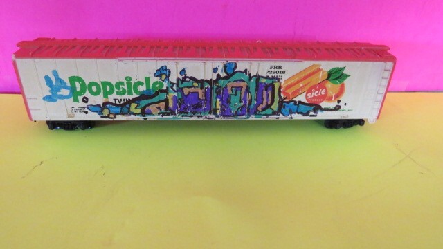 HO Scale: Tyco Popsicle Box Car #29016; Vintage Model Railroad Train ...