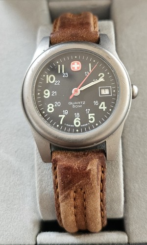 Vintage Wenger Swiss Army Unlimited Marlboro Ladies Leather band Watch ...