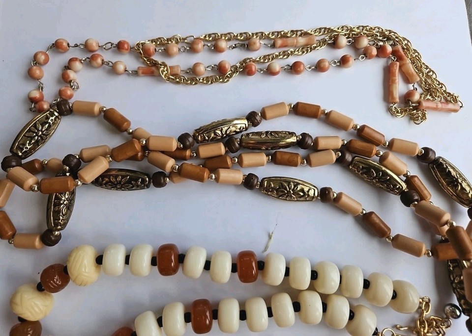 Mixed Lot Of 7 Beaded And Plastic Necklaces | eBay