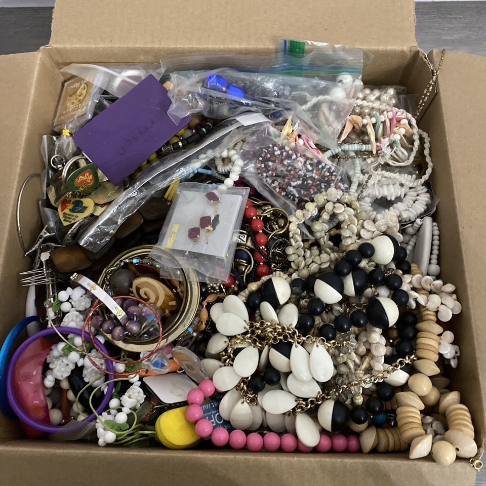 HUGE JUNK DRAWER JEWELRY LOT APPROX 25 LBS - Wear Repair Craft | eBay