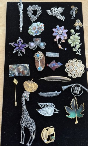 Lot Of 24 Assorted Pins And Brooches Including HOL 99, Camco, And Jewelry 10 | eBay