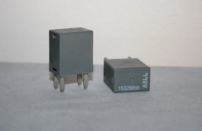 Lot set of 2 GM Delphi 8866 relay 15328866 fuel fan starter blower horn ...