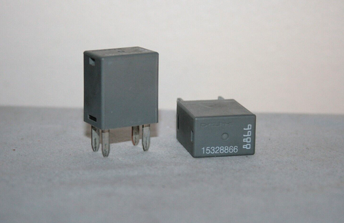 Lot set of 2 GM Delphi 8866 relay 15328866 fuel fan starter blower horn ...