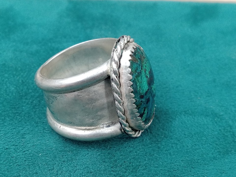 Artisan Hand Crafted Silver Ring with Cabochon Turquoise Setting: Size ...