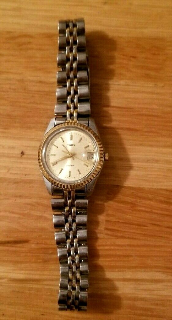 Timex Vintage Ladies Watch With Date Feature BA CELL Quartz Gold/Silver ...
