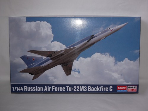 Academy 1:144 Russian Air Force Tupolev TU-22M3 Backfire C Skill Level ...