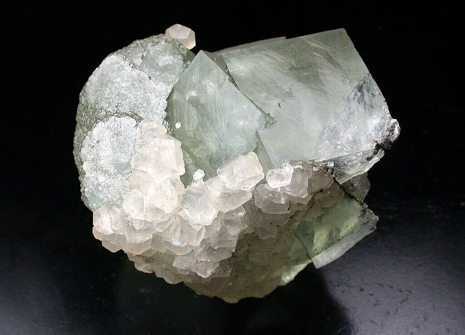 MINERALS : TRANSPARENT GREEN FLUORITE XTLS WITH CALCITE, DONGPOSHAN ...