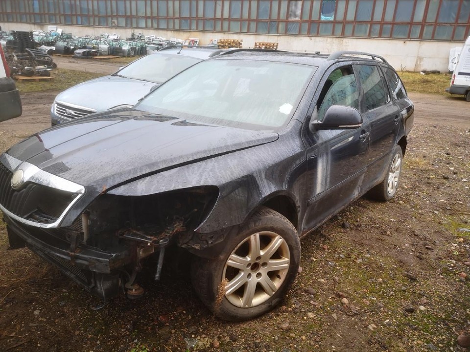 Skoda Octavia 2013 Door Hinge - REAR used, Genuine FR2274360-48 | eBay UK