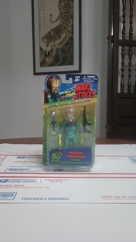 2012 Mezco Topps Mars Attacks Martian Commander Action Figure NEW | eBay