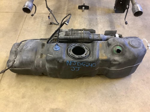18-20 Ram 1500 5.7L Crew Cab (4Dr) 26 Gallon Gasoline Fuel Tank OEM (No ...