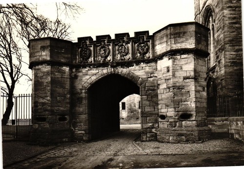 Vintage Postcard 4x6- OUTER ENTRY, LINLITHGOW PALACE, ENGLAND | eBay
