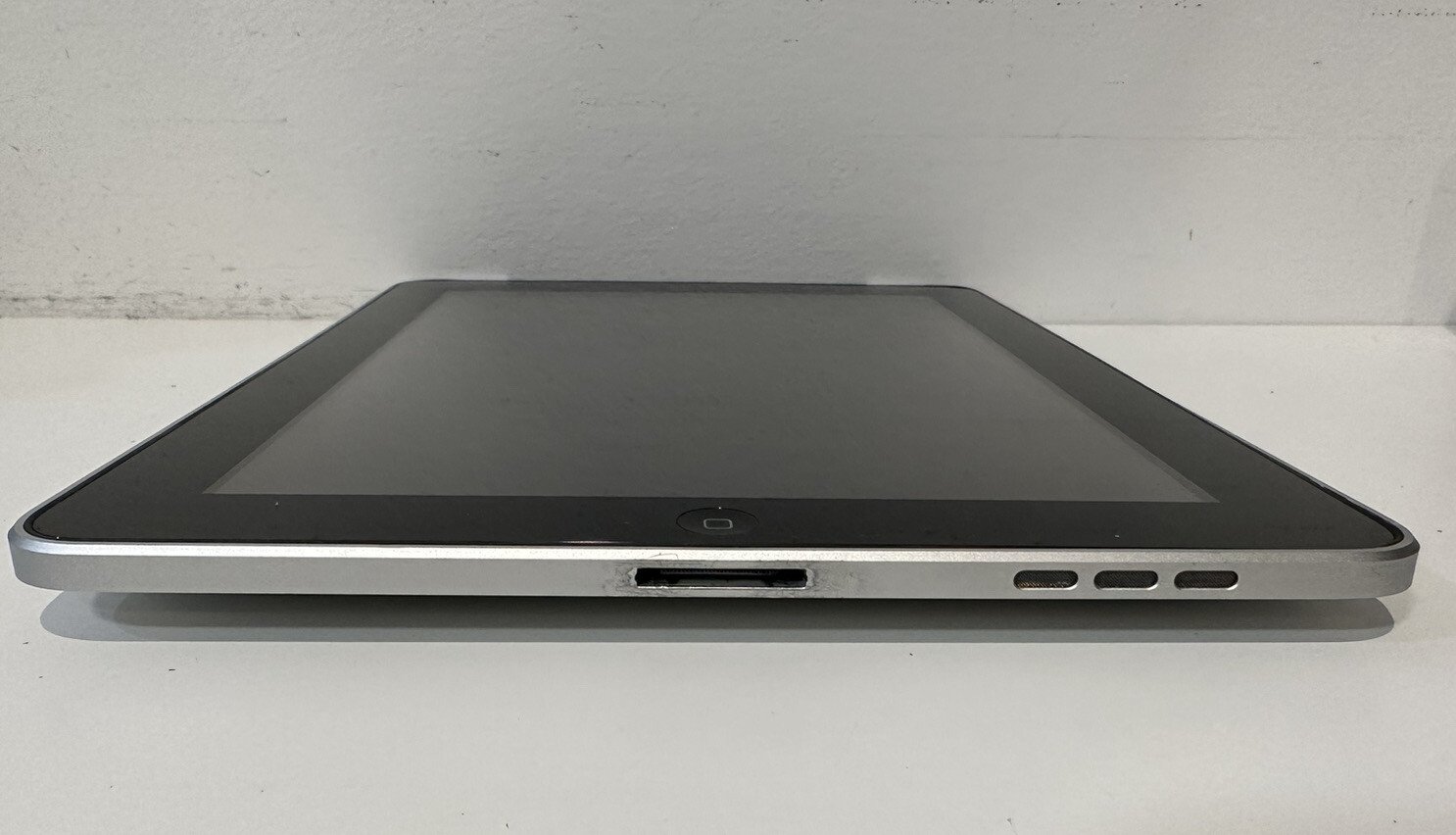 Apple iPad 1st Gen. 32GB, Wi-Fi + Cellular (AT&T), 9.7in - Black for ...