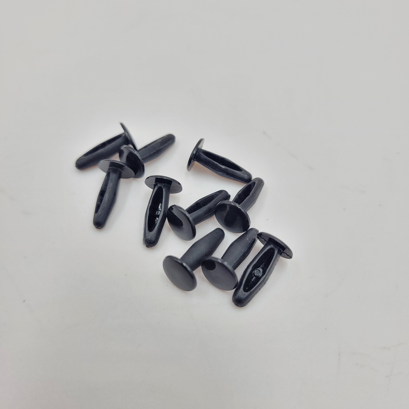 LAND ROVER DEFENDER 90 / 110 TRIM NAIL SEAT /DASH RETENTION FIXING CLIP ...